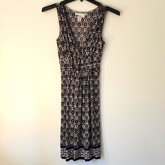 Max Studio | Dresses | Bogo Max Studio Damask Floral Print Dress V Neck ...